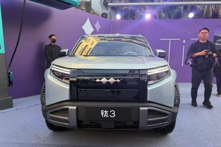 Fang Cheng Bao Ti3 với sạc siêu nhanh giá chỉ 538 triệu đồng
