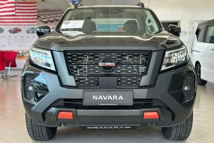 Nissan Navara X-Tremer 2025 từ 840 triệu, đối đầu Ford Ranger
