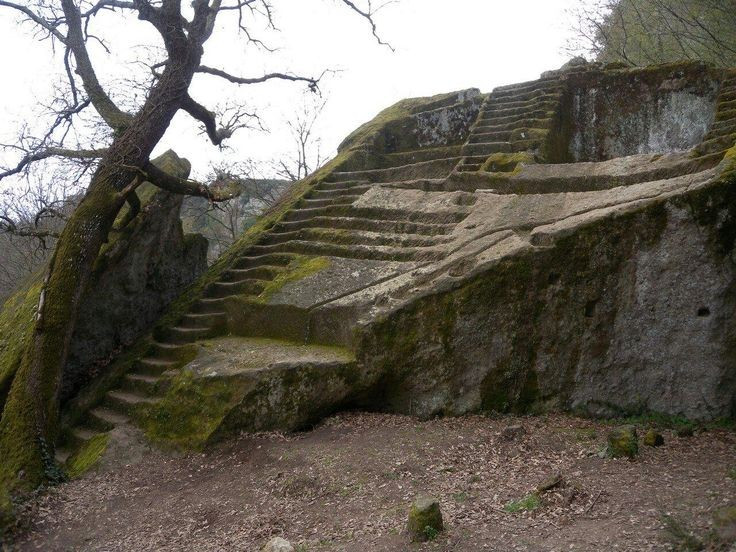 Etruscan pyramids - mysteries of ancient civilization